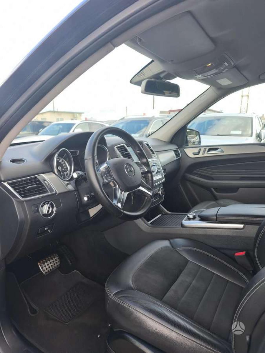 Melns Mercedes-Benz ML 350 2015 Viļņa, ar dzinēja tilpumu 3.00 L un nobraukumu 299 tūkst. km par 14750 €, foto 20 vietnē AUTOMOTO.COM.LV