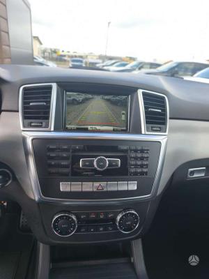 Melns Mercedes-Benz ML 350 2015 Viļņa, ar dzinēja tilpumu 3.00 L un nobraukumu 299 tūkst. km par 14750 €, foto 23 vietnē AUTOMOTO.COM.LV