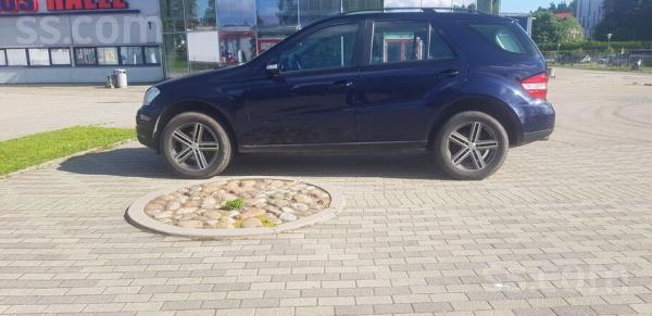 Zils Mercedes-Benz ML 350 2007 Ogre, ar dzinēja tilpumu 3.00 L un nobraukumu 314 tūkst. km par 6000 €, foto 3 vietnē AUTOMOTO.COM.LV