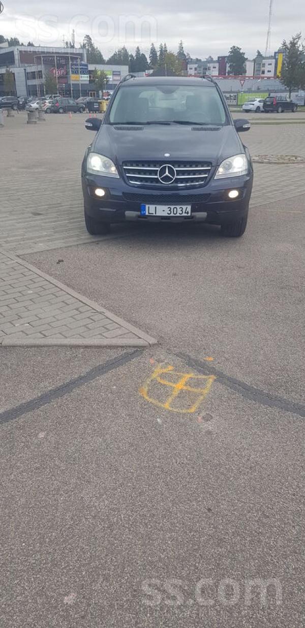 Zils Mercedes-Benz ML 350 2007 Ogre, ar dzinēja tilpumu 3.00 L un nobraukumu 314 tūkst. km par 6000 €, foto 4 vietnē AUTOMOTO.COM.LV