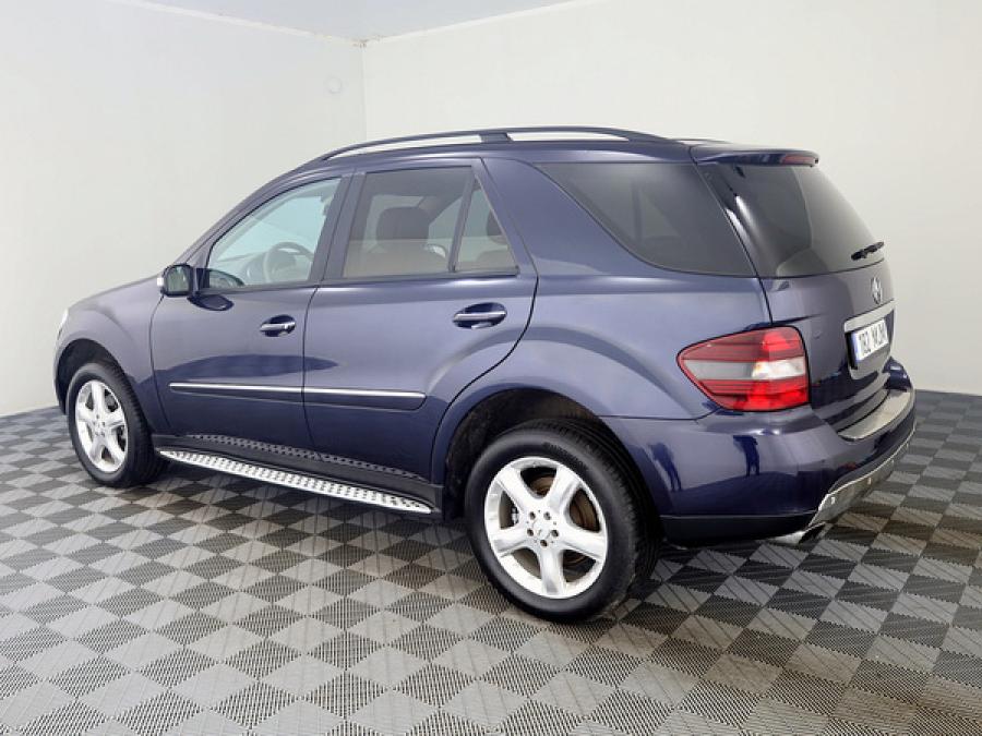Zils Mercedes-Benz ML 350 2007 Tallina, ar dzinēja tilpumu 3.50 L un nobraukumu 234 tūkst. km par 1999 €, foto 5 vietnē AUTOMOTO.COM.LV