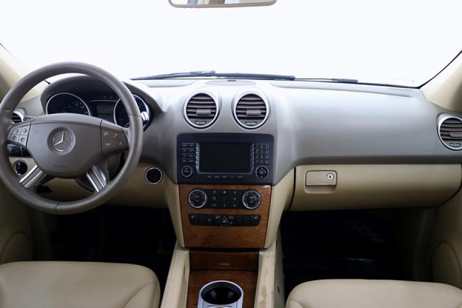 Zils Mercedes-Benz ML 350 2007 Tallina, ar dzinēja tilpumu 3.50 L un nobraukumu 234 tūkst. km par 1999 €, foto 6 vietnē AUTOMOTO.COM.LV