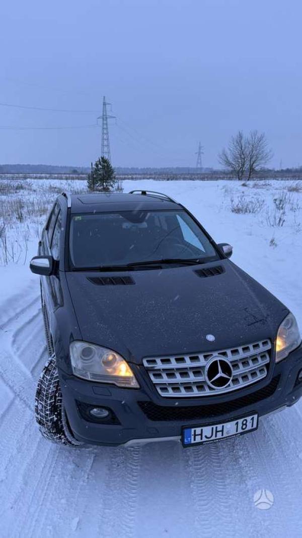 Zils Mercedes-Benz ML 350 2010 Viļņa, ar dzinēja tilpumu 2.99 L un nobraukumu 307 tūkst. km par 6100 €, foto 3 vietnē AUTOMOTO.COM.LV