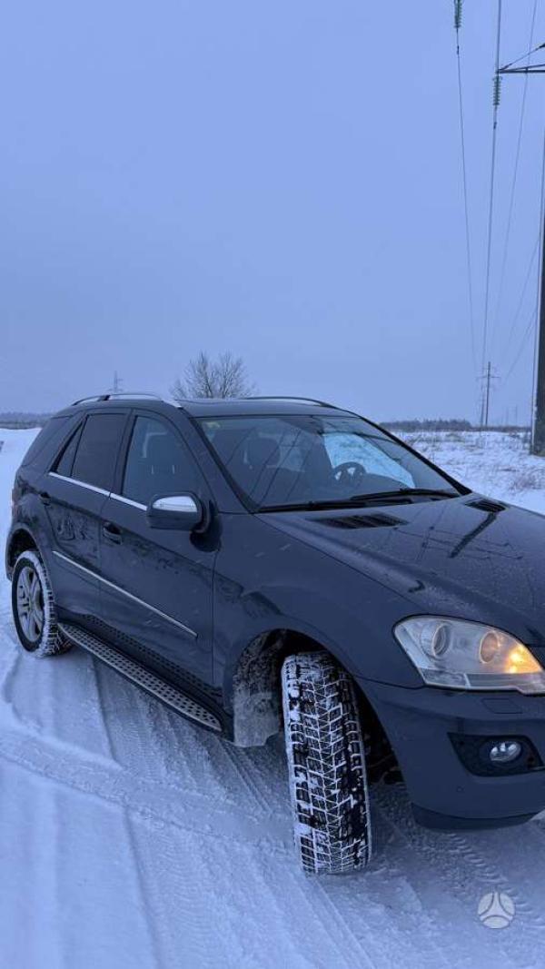 Zils Mercedes-Benz ML 350 2010 Viļņa, ar dzinēja tilpumu 2.99 L un nobraukumu 307 tūkst. km par 6100 €, foto 5 vietnē AUTOMOTO.COM.LV