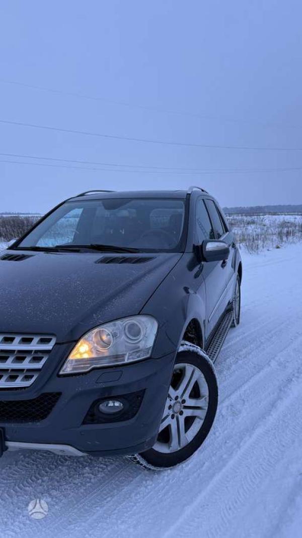 Zils Mercedes-Benz ML 350 2010 Viļņa, ar dzinēja tilpumu 2.99 L un nobraukumu 307 tūkst. km par 6100 €, foto 6 vietnē AUTOMOTO.COM.LV
