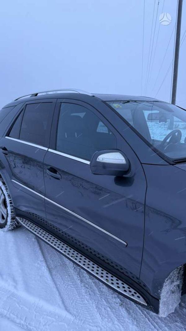 Zils Mercedes-Benz ML 350 2010 Viļņa, ar dzinēja tilpumu 2.99 L un nobraukumu 307 tūkst. km par 6100 €, foto 7 vietnē AUTOMOTO.COM.LV