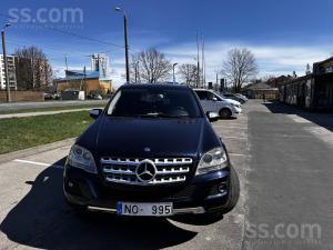Blue Mercedes-Benz ML 350 2010 in Riga, with an engine capacity of 3.00 L and mileage of 275 thousand km for 9300 €, photo 6 on AUTOMOTO.COM.LV