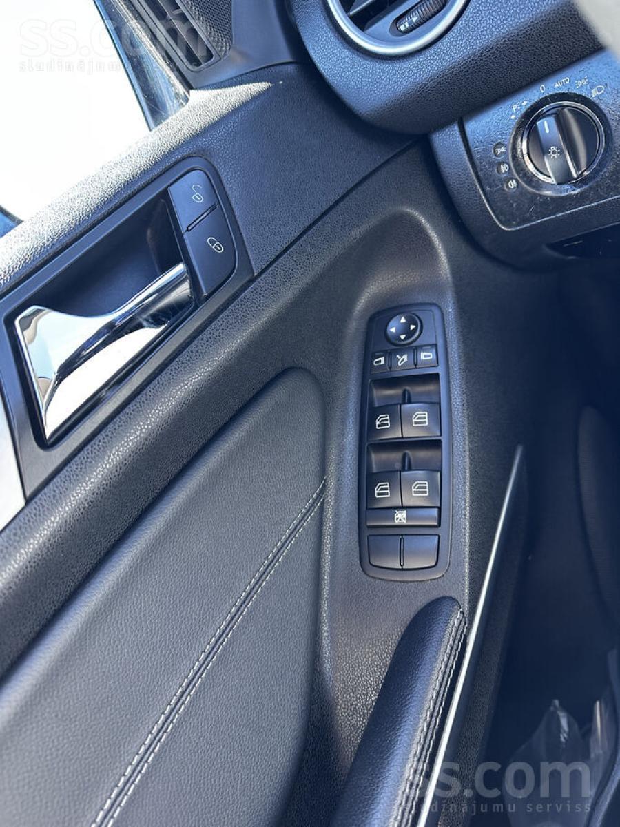 Blue Mercedes-Benz ML 350 2010 in Riga, with an engine capacity of 3.00 L and mileage of 275 thousand km for 9300 €, photo 11 on AUTOMOTO.COM.LV