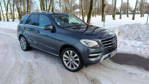 Zils Mercedes-Benz ML 350 2012 Tauragė, ar dzinēja tilpumu 3.00 L un nobraukumu 260 tūkst. km par 13900 €, foto  vietnē AUTOMOTO.COM.LV
