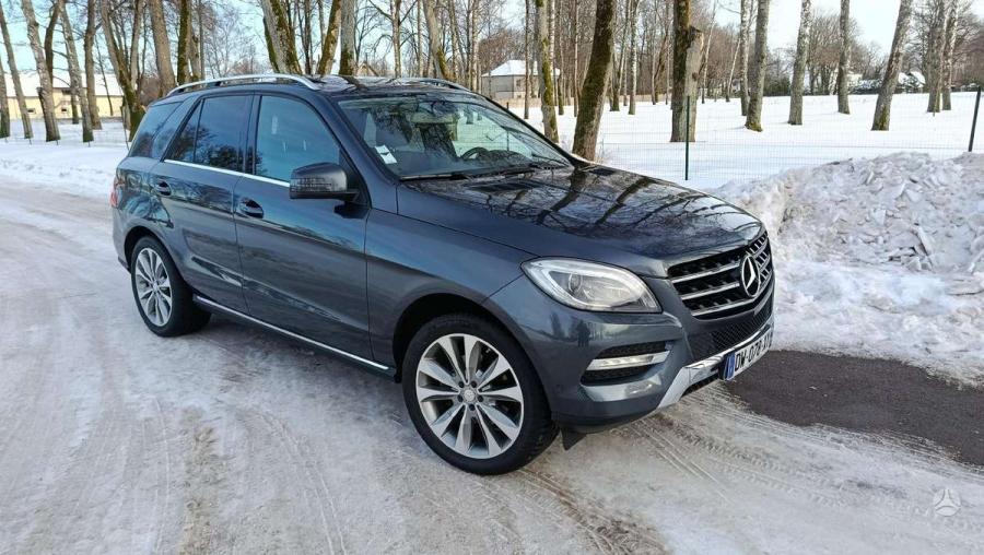 Zils Mercedes-Benz ML 350 2012 Tauragė, ar dzinēja tilpumu 3.00 L un nobraukumu 260 tūkst. km par 13900 €, foto 1 vietnē AUTOMOTO.COM.LV