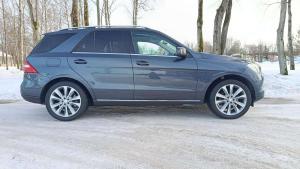 Zils Mercedes-Benz ML 350 2012 Tauragė, ar dzinēja tilpumu 3.00 L un nobraukumu 260 tūkst. km par 13900 €, foto 7 vietnē AUTOMOTO.COM.LV