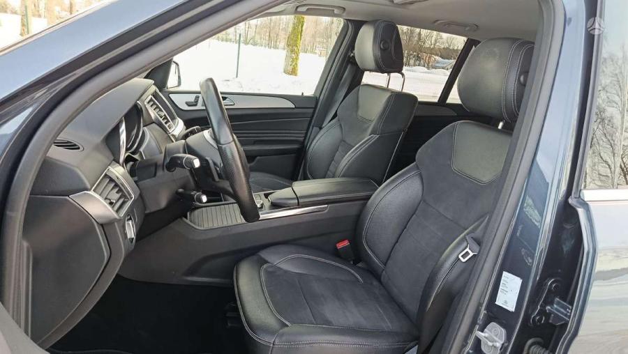 Zils Mercedes-Benz ML 350 2012 Tauragė, ar dzinēja tilpumu 3.00 L un nobraukumu 260 tūkst. km par 13900 €, foto 18 vietnē AUTOMOTO.COM.LV