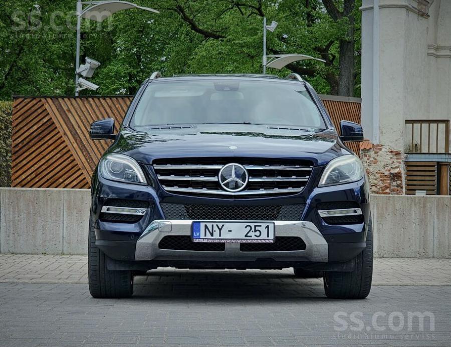 Синий Мерседес МЛ 350 2013 в Елгава, объемом двигателя 3.00 л и пробегом 264 тыс. км за 12490 €, фото 3 на AUTOMOTO.COM.LV
