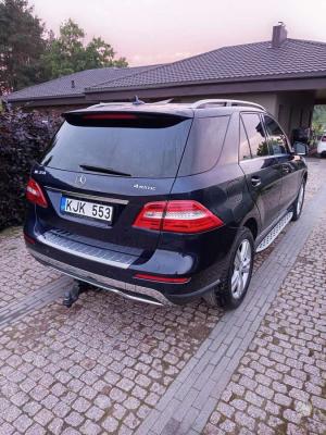 Zils Mercedes-Benz ML 350 2014 Palanga, ar dzinēja tilpumu 3.50 L un nobraukumu 112 tūkst. km par 16500 €, foto 5 vietnē AUTOMOTO.COM.LV