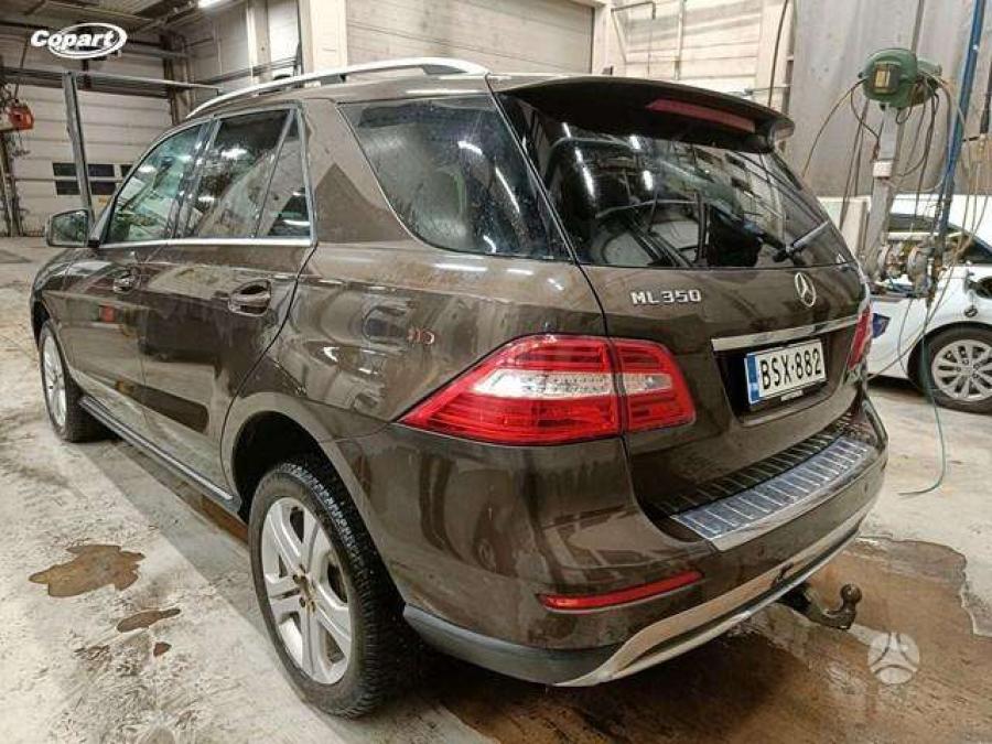 Brown Mercedes-Benz ML 350 2012 in Vilnius, with an engine capacity of 2.99 L and mileage of 286 thousand km for 9800 €, photo 2 on AUTOMOTO.COM.LV