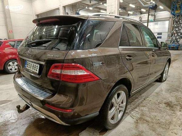 Brown Mercedes-Benz ML 350 2012 in Vilnius, with an engine capacity of 2.99 L and mileage of 286 thousand km for 9800 €, photo 3 on AUTOMOTO.COM.LV