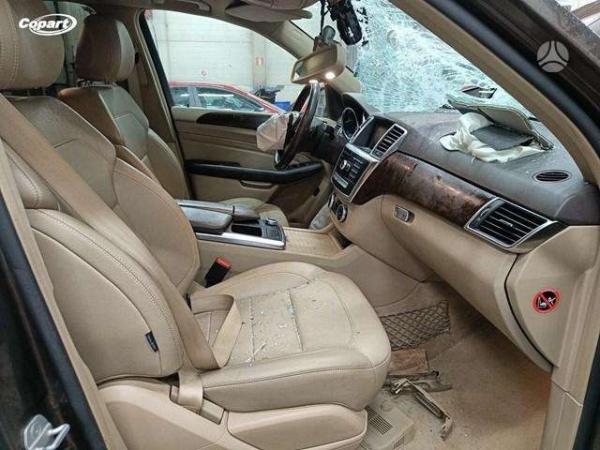 Brown Mercedes-Benz ML 350 2012 in Vilnius, with an engine capacity of 2.99 L and mileage of 286 thousand km for 9800 €, photo 8 on AUTOMOTO.COM.LV