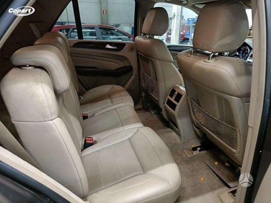 Brown Mercedes-Benz ML 350 2012 in Vilnius, with an engine capacity of 2.99 L and mileage of 286 thousand km for 9800 €, photo 9 on AUTOMOTO.COM.LV