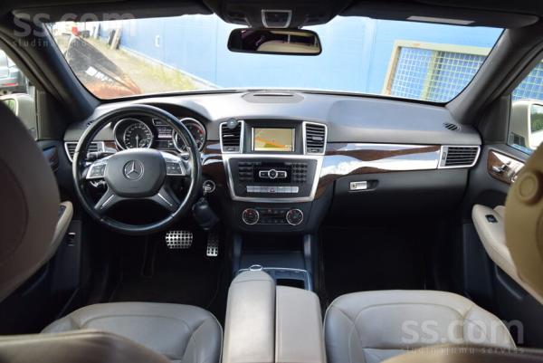 Brown Mercedes-Benz ML 350 2012 in Riga, with an engine capacity of 3.00 L and mileage of 318 thousand km for 11900 €, photo 4 on AUTOMOTO.COM.LV