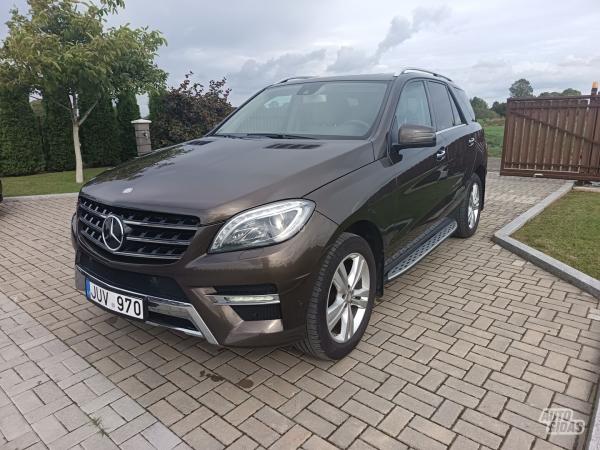 Brown Mercedes-Benz ML 350 2012 in Kaunas, with an engine capacity of 3.00 L and mileage of 247 thousand km for 13800 €, photo 1 on AUTOMOTO.COM.LV