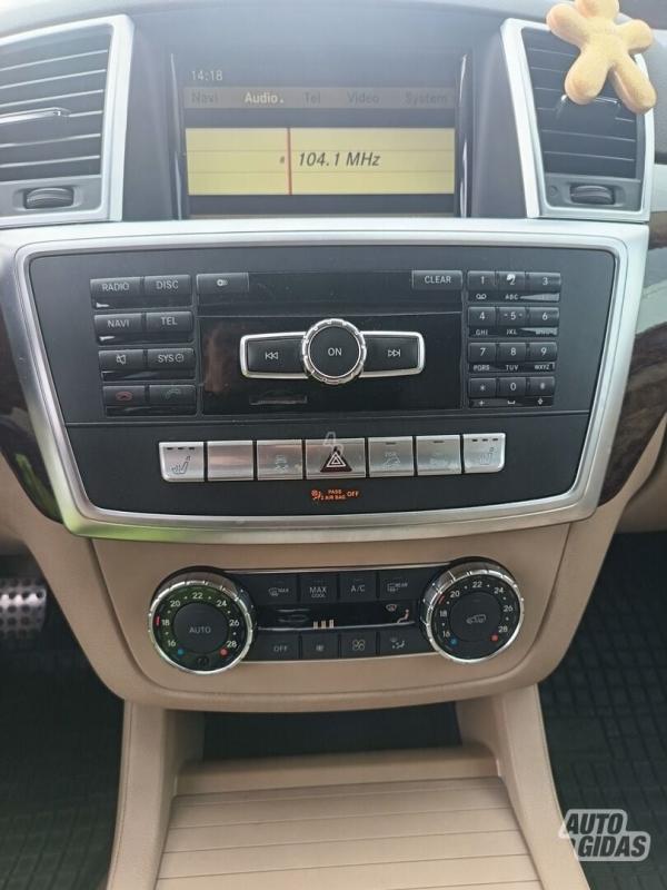 Brown Mercedes-Benz ML 350 2012 in Kaunas, with an engine capacity of 3.00 L and mileage of 247 thousand km for 13800 €, photo 9 on AUTOMOTO.COM.LV
