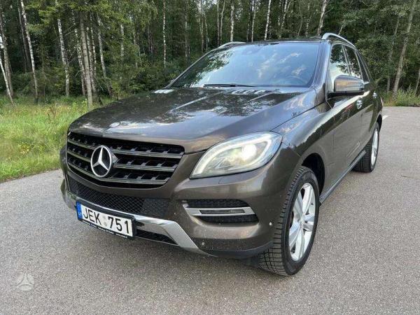 Brūns Mercedes-Benz ML 350 2013 Kauņa, ar dzinēja tilpumu 3.50 L un nobraukumu 293 tūkst. km par 13200 €, foto 3 vietnē AUTOMOTO.COM.LV