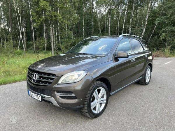 Brūns Mercedes-Benz ML 350 2013 Kauņa, ar dzinēja tilpumu 3.50 L un nobraukumu 293 tūkst. km par 13200 €, foto 4 vietnē AUTOMOTO.COM.LV