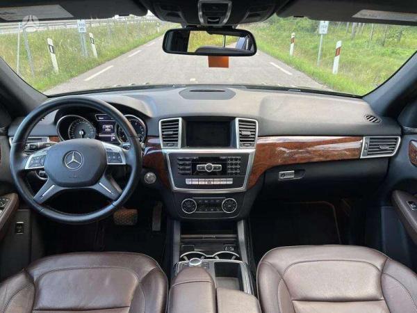 Brūns Mercedes-Benz ML 350 2013 Kauņa, ar dzinēja tilpumu 3.50 L un nobraukumu 293 tūkst. km par 13200 €, foto 10 vietnē AUTOMOTO.COM.LV