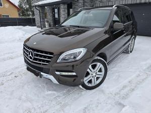 Brūns Mercedes-Benz ML 350 2013 Viļņa, ar dzinēja tilpumu 2.99 L un nobraukumu 280 tūkst. km par 13450 €, foto  vietnē AUTOMOTO.COM.LV