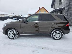 Brūns Mercedes-Benz ML 350 2013 Viļņa, ar dzinēja tilpumu 2.99 L un nobraukumu 280 tūkst. km par 13450 €, foto 8 vietnē AUTOMOTO.COM.LV
