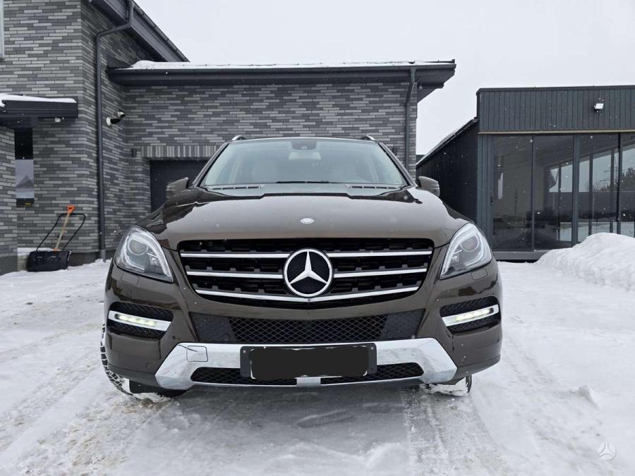 Brūns Mercedes-Benz ML 350 2013 Viļņa, ar dzinēja tilpumu 2.99 L un nobraukumu 280 tūkst. km par 13450 €, foto 10 vietnē AUTOMOTO.COM.LV