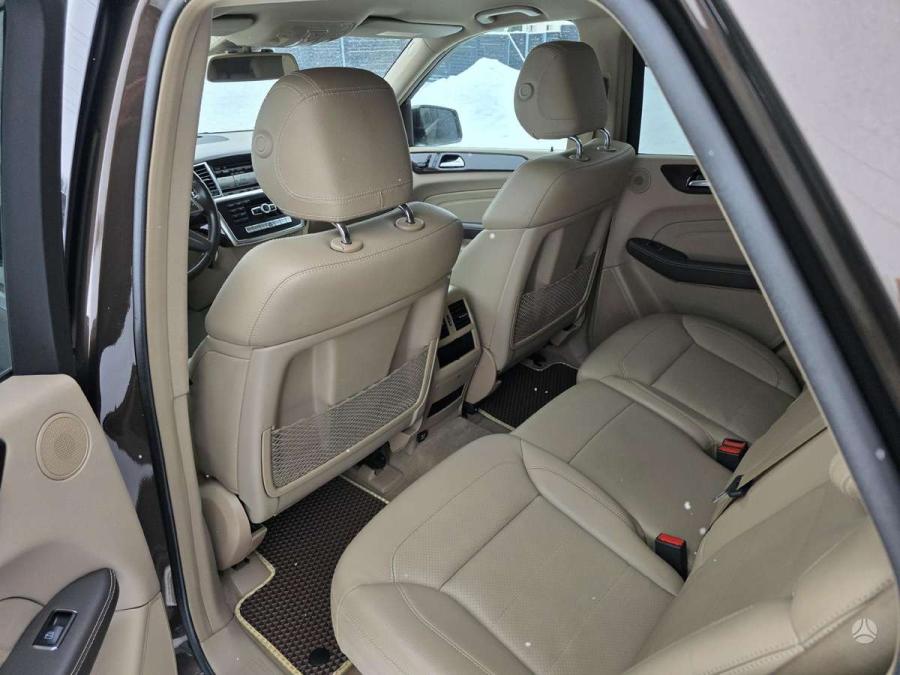 Brūns Mercedes-Benz ML 350 2013 Viļņa, ar dzinēja tilpumu 2.99 L un nobraukumu 280 tūkst. km par 13450 €, foto 17 vietnē AUTOMOTO.COM.LV