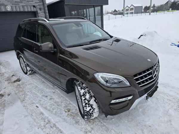 Brūns Mercedes-Benz ML 350 2013 Viļņa, ar dzinēja tilpumu 2.99 L un nobraukumu 281 tūkst. km par 13400 €, foto 11 vietnē AUTOMOTO.COM.LV
