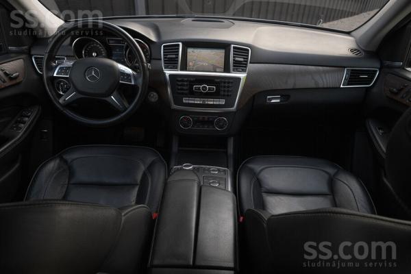 Brown Mercedes-Benz ML 350 2013 in Jelgava, with an engine capacity of 3.00 L and mileage of 248 thousand km for 17200 €, photo 9 on AUTOMOTO.COM.LV