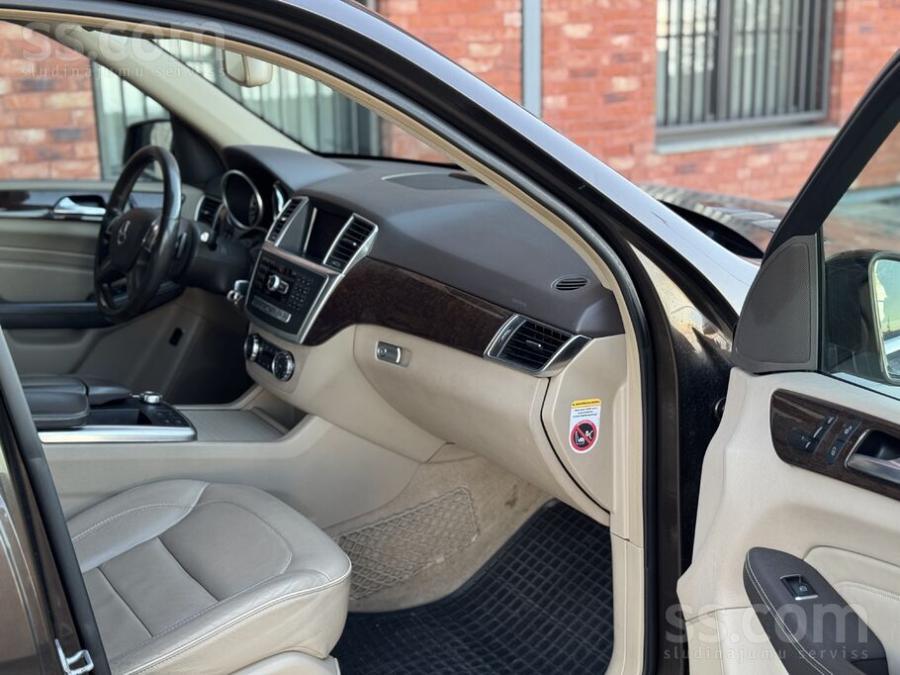 Brūns Mercedes-Benz ML 350 2013 Rīga, ar dzinēja tilpumu 3.00 L un nobraukumu 211 tūkst. km par 16500 €, foto 7 vietnē AUTOMOTO.COM.LV