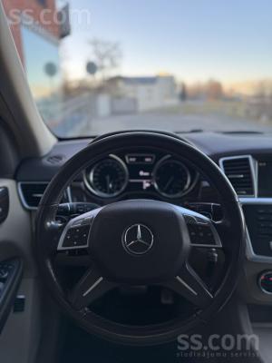 Brūns Mercedes-Benz ML 350 2013 Rīga, ar dzinēja tilpumu 3.00 L un nobraukumu 211 tūkst. km par 16500 €, foto 9 vietnē AUTOMOTO.COM.LV