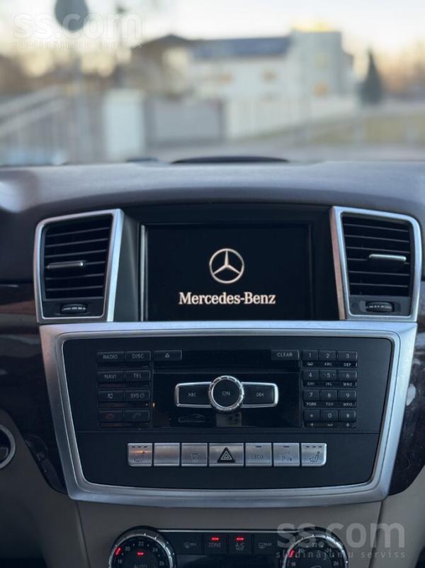Brown Mercedes-Benz ML 350 2013 in Riga, with an engine capacity of 3.00 L and mileage of 211 thousand km for 16500 €, photo 9 on AUTOMOTO.COM.LV