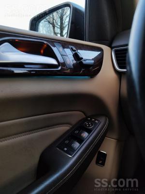 Brūns Mercedes-Benz ML 350 2013 Rīga, ar dzinēja tilpumu 3.00 L un nobraukumu 211 tūkst. km par 16500 €, foto 11 vietnē AUTOMOTO.COM.LV