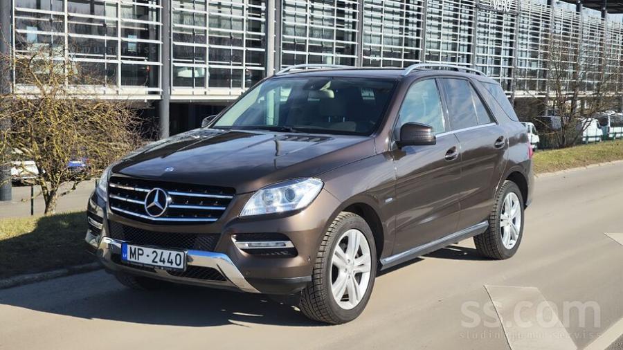 Brūns Mercedes-Benz ML 350 2013 Rīga, ar dzinēja tilpumu 3.00 L un nobraukumu 211 tūkst. km par 16500 €, foto 15 vietnē AUTOMOTO.COM.LV