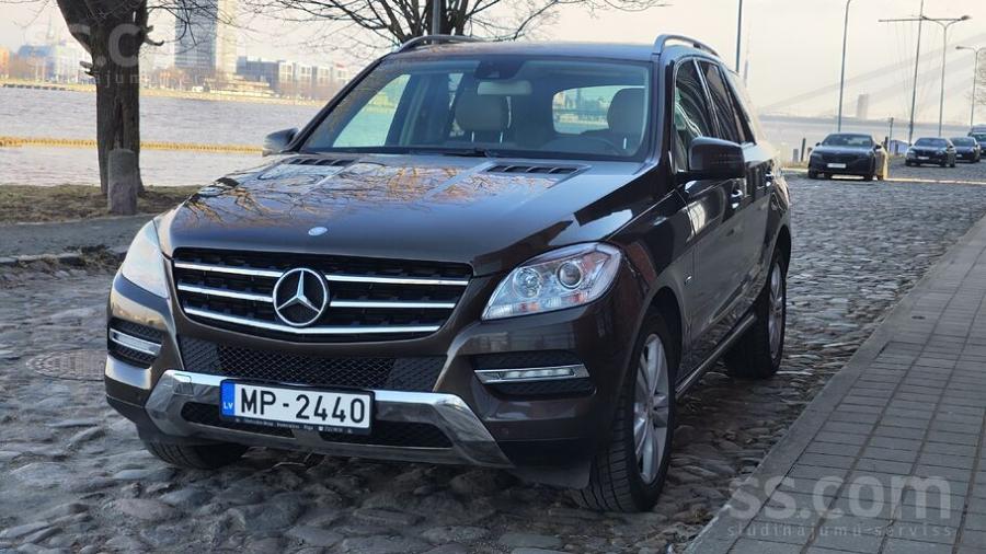 Brūns Mercedes-Benz ML 350 2013 Rīga, ar dzinēja tilpumu 3.00 L un nobraukumu 211 tūkst. km par 16500 €, foto 16 vietnē AUTOMOTO.COM.LV