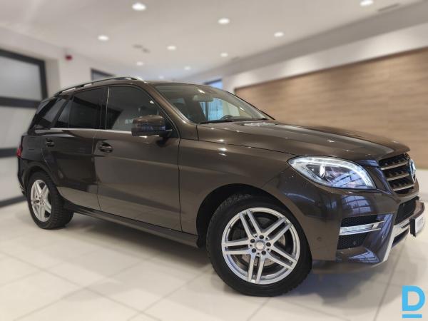 Brūns Mercedes-Benz ML 350 2013 Rīga, ar dzinēja tilpumu 3.00 L un nobraukumu 217 tūkst. km par 16990 €, foto 1 vietnē AUTOMOTO.COM.LV