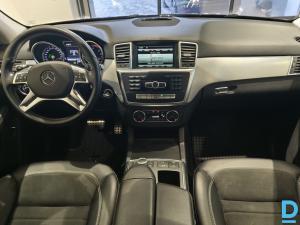 Brown Mercedes-Benz ML 350 2013 in Riga, with an engine capacity of 3.00 L and mileage of 217 thousand km for 16990 €, photo 6 on AUTOMOTO.COM.LV