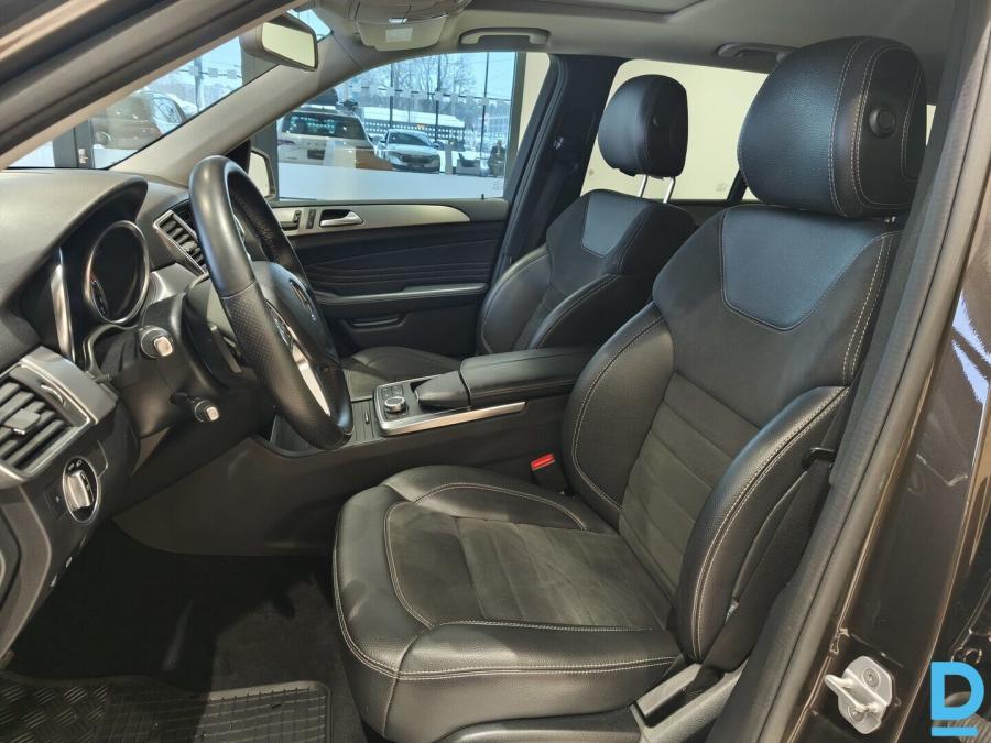 Brown Mercedes-Benz ML 350 2013 in Riga, with an engine capacity of 3.00 L and mileage of 217 thousand km for 16990 €, photo 8 on AUTOMOTO.COM.LV
