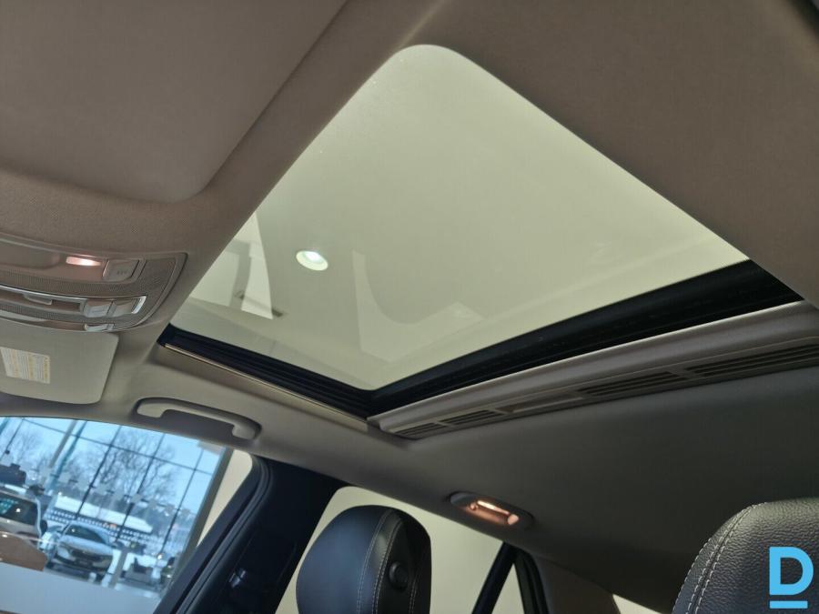 Brown Mercedes-Benz ML 350 2013 in Riga, with an engine capacity of 3.00 L and mileage of 217 thousand km for 16990 €, photo 9 on AUTOMOTO.COM.LV