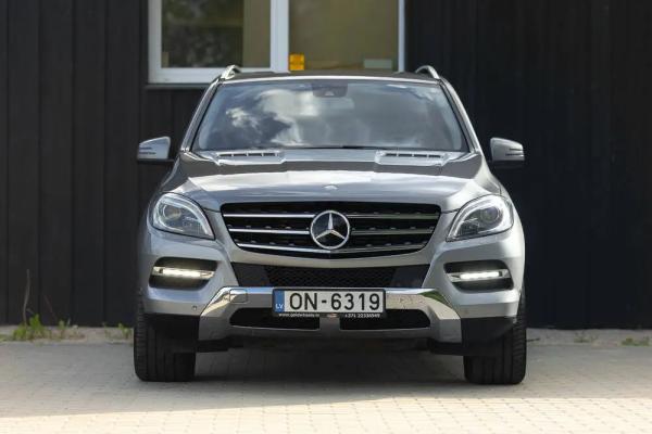 Brūns Mercedes-Benz ML 350 2013 Jelgava, ar dzinēja tilpumu 3.00 L un nobraukumu 248 tūkst. km par 17200 €, foto 3 vietnē AUTOMOTO.COM.LV