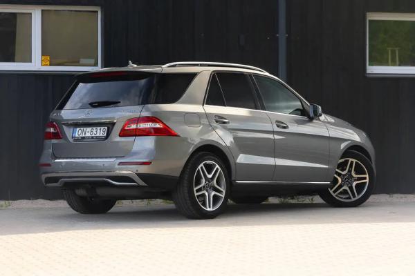 Brūns Mercedes-Benz ML 350 2013 Jelgava, ar dzinēja tilpumu 3.00 L un nobraukumu 248 tūkst. km par 17200 €, foto 5 vietnē AUTOMOTO.COM.LV