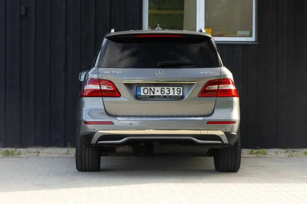 Brūns Mercedes-Benz ML 350 2013 Jelgava, ar dzinēja tilpumu 3.00 L un nobraukumu 248 tūkst. km par 17200 €, foto 6 vietnē AUTOMOTO.COM.LV