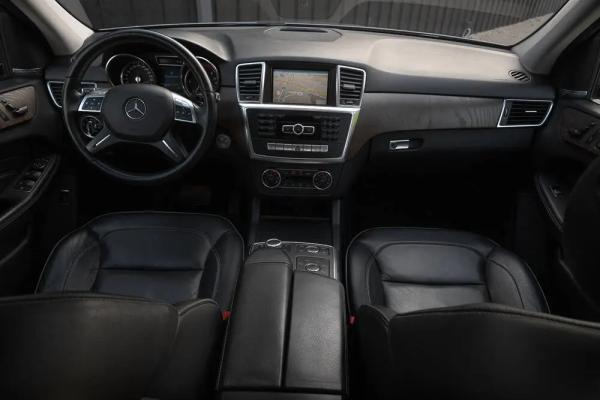 Brūns Mercedes-Benz ML 350 2013 Jelgava, ar dzinēja tilpumu 3.00 L un nobraukumu 248 tūkst. km par 17200 €, foto 9 vietnē AUTOMOTO.COM.LV