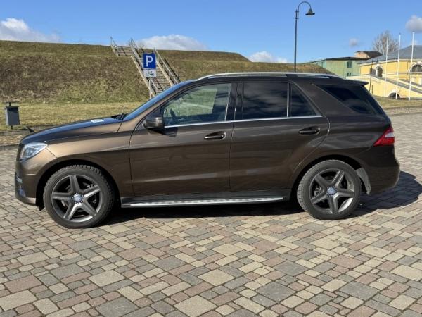 Brūns Mercedes-Benz ML 350 2014 Rīga, ar dzinēja tilpumu 3.00 L un nobraukumu 266 tūkst. km par 19900 €, foto 7 vietnē AUTOMOTO.COM.LV