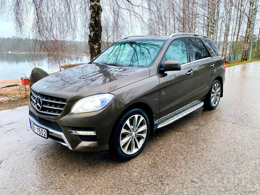 Brown Mercedes-Benz ML 350 2015 in Jekabpils, with an engine capacity of 3.00 L and mileage of 148 thousand km for 19600 €, photo 1 on AUTOMOTO.COM.LV